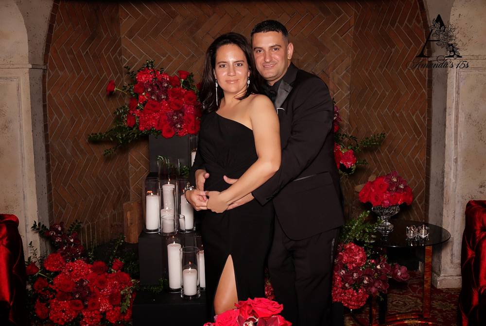 Photo Booth Portrait Lounge: Capture Elegant Moments