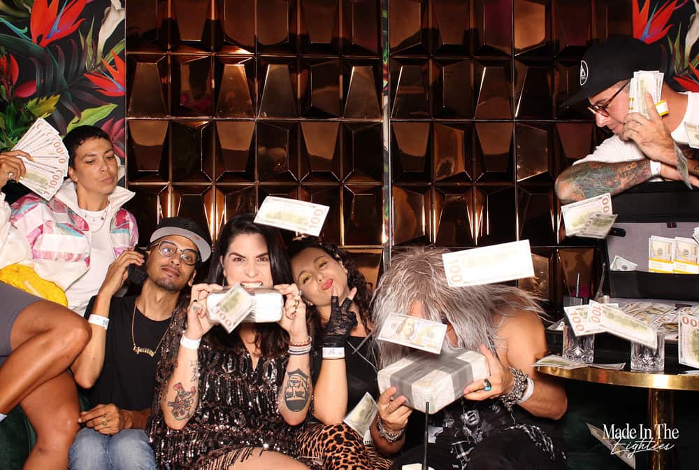 Photo Booth Portrait Lounge: Capture Elegant Moments